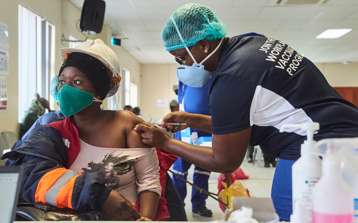 New Grant in Africa Improves Syringe Supply for Vaccine Distribution
